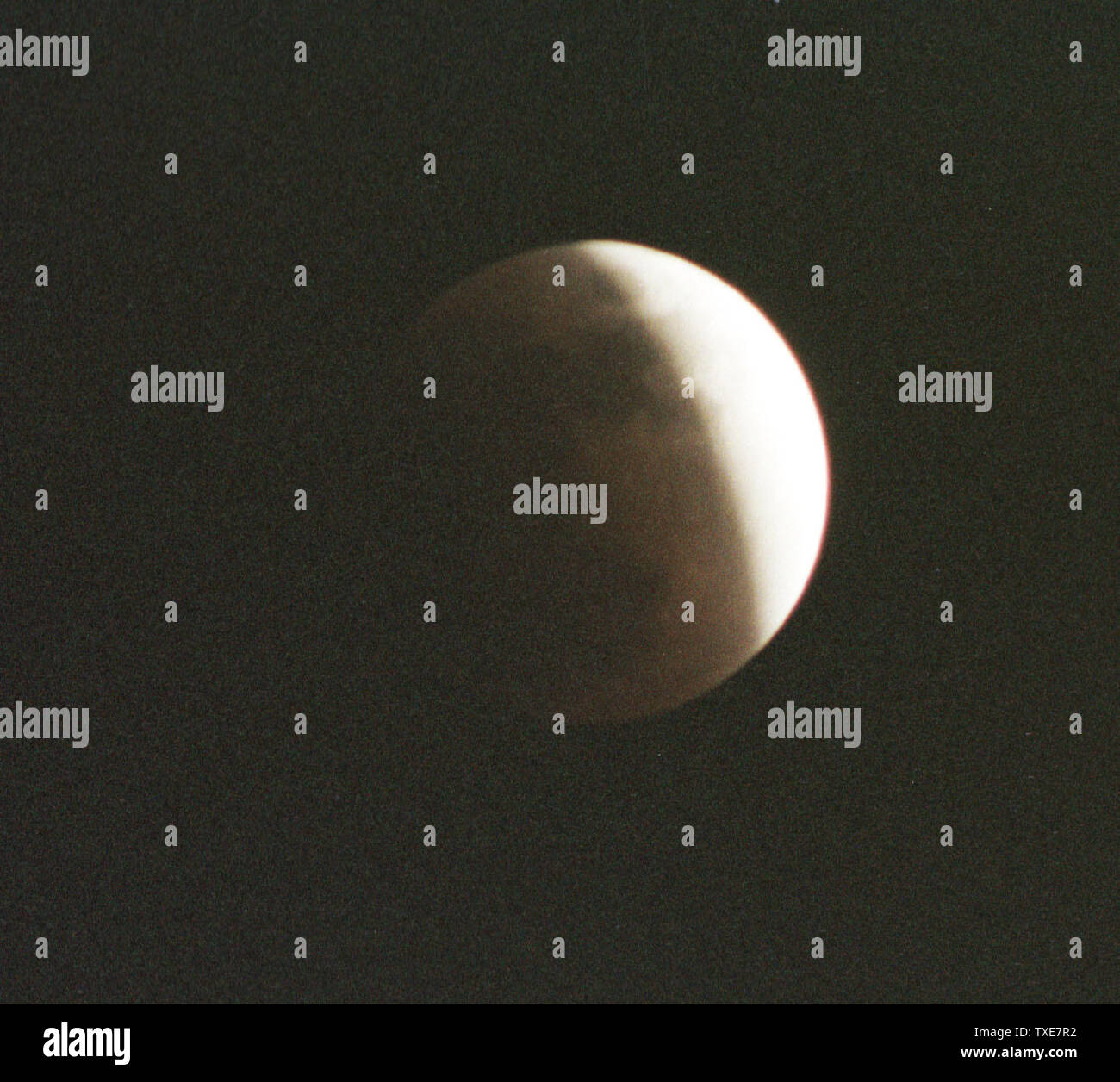 SLP2000012003- 20 JANUARY 2000- ST. LOUIS, MISSOURI, USA: The moon ...