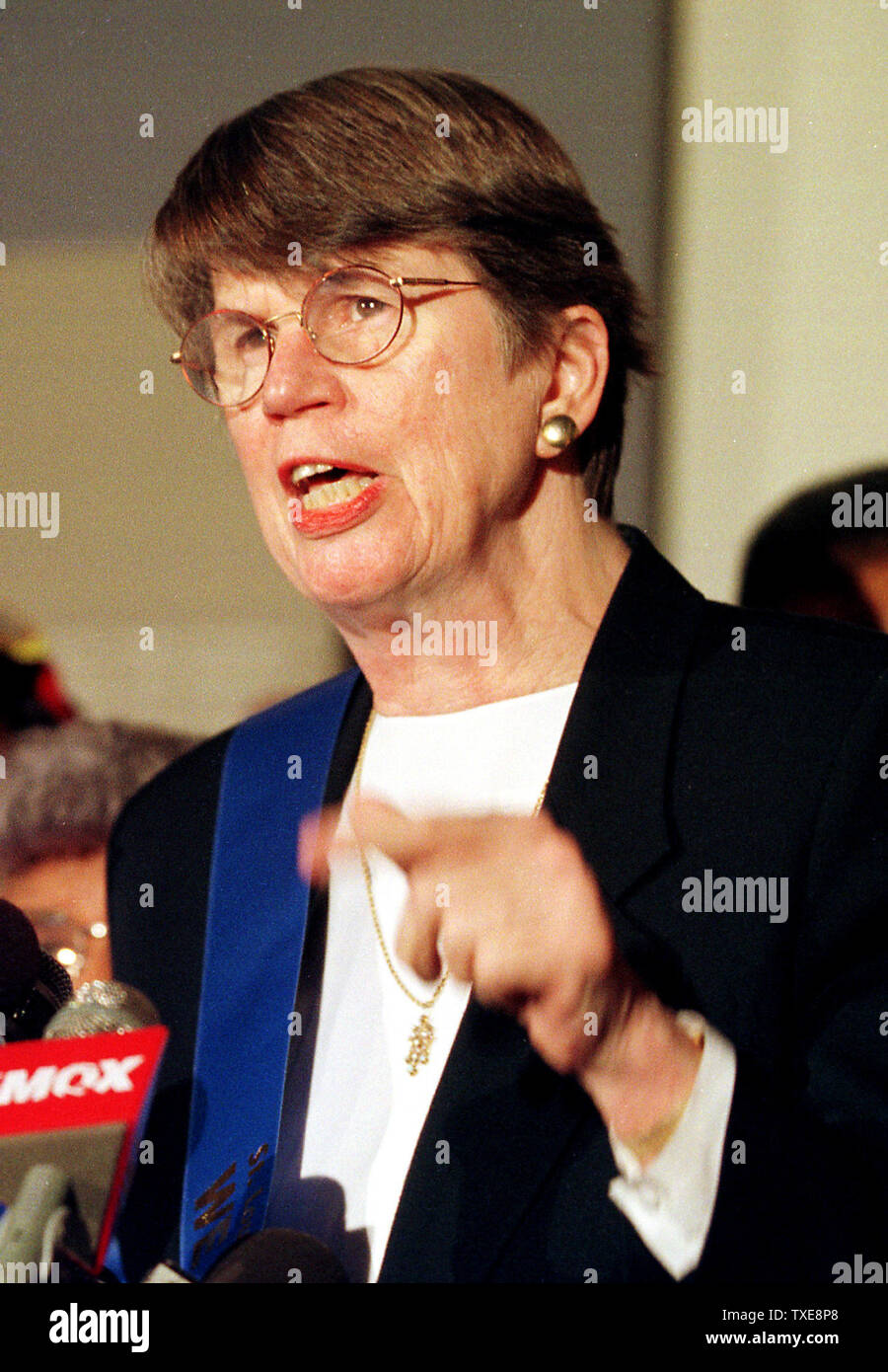 Martin luther king jr speaking at rally hi-res stock photography and ...