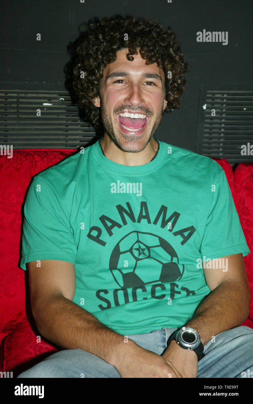 Ethan Zone watches fiance Jenna Morasca in "Reality Revue" at Trump Taj ...