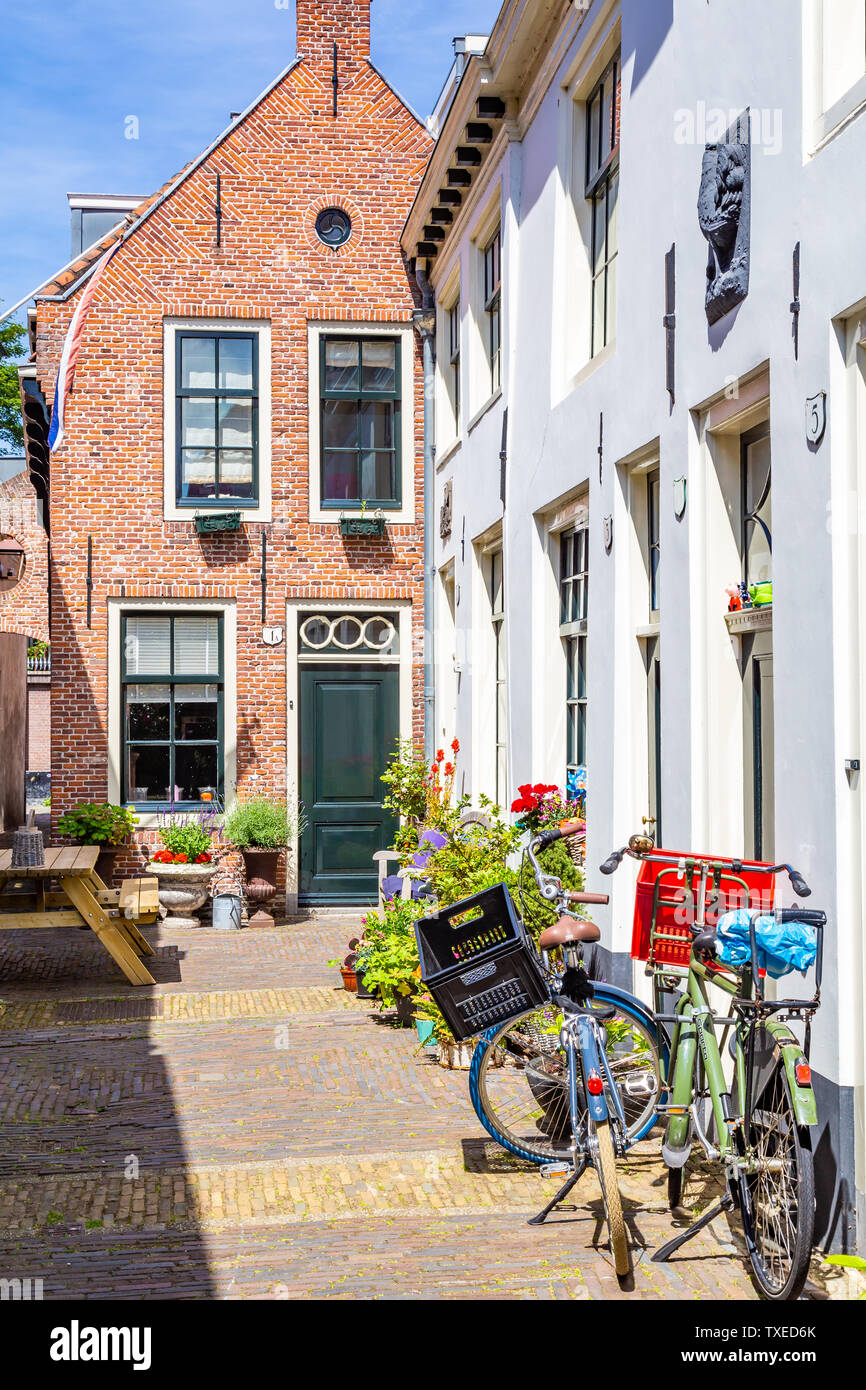 Dutch gable house hi-res stock photography and images - Alamy