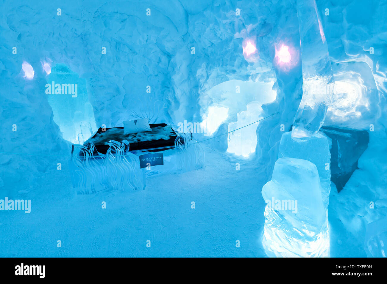 The world's coldest hotel visits an ice hotel in the Arctic Circle ...
