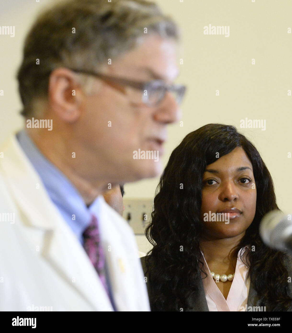 Amber Vinson (R), 29, one of two nurses from Dallas who contracted the ...
