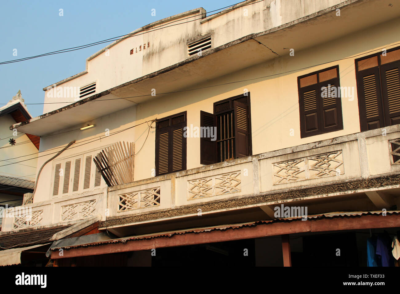 Lao maison hi-res stock photography and images - Alamy