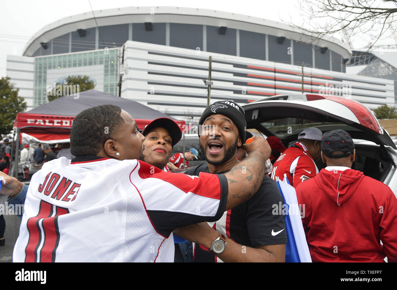 Atlanta falcons tailgate hi-res stock photography and images - Alamy