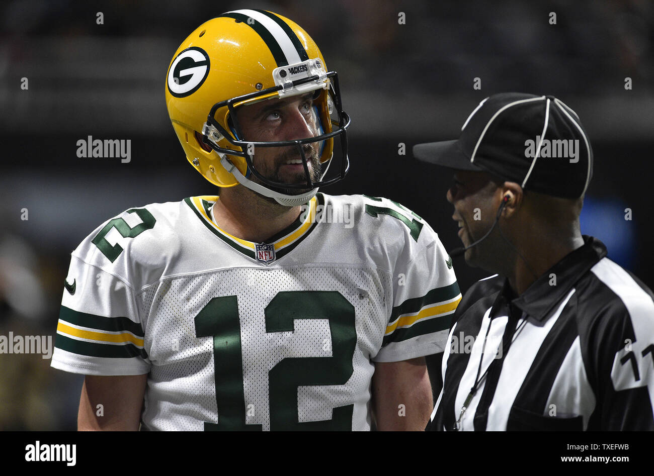 Mercedes benz stadium roof hi-res stock photography and images - Alamy