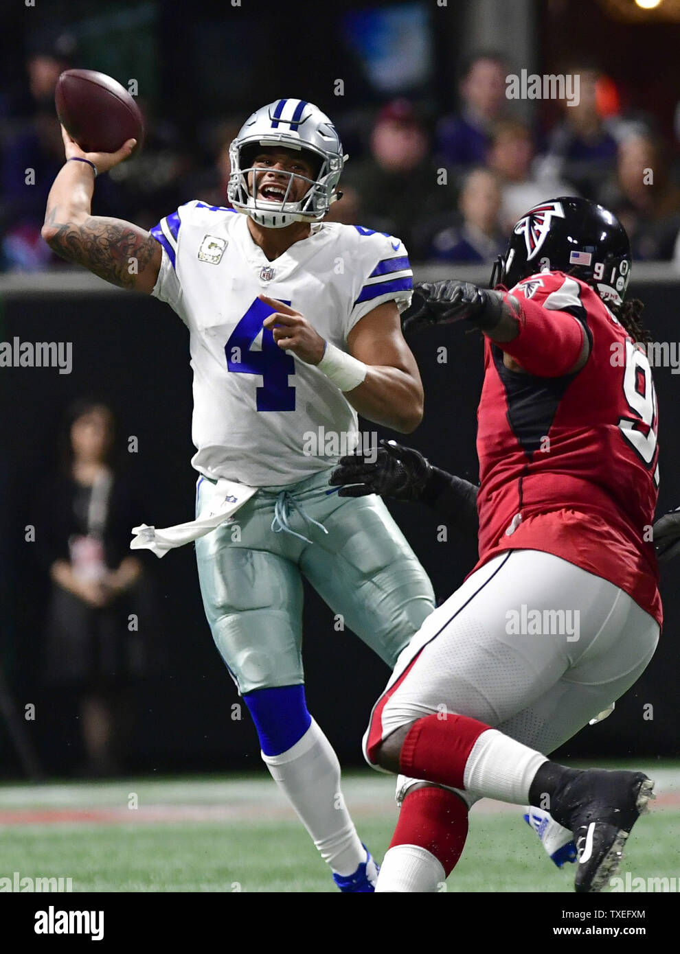 Mercedes benz stadium atlanta falcons hi-res stock photography and ...