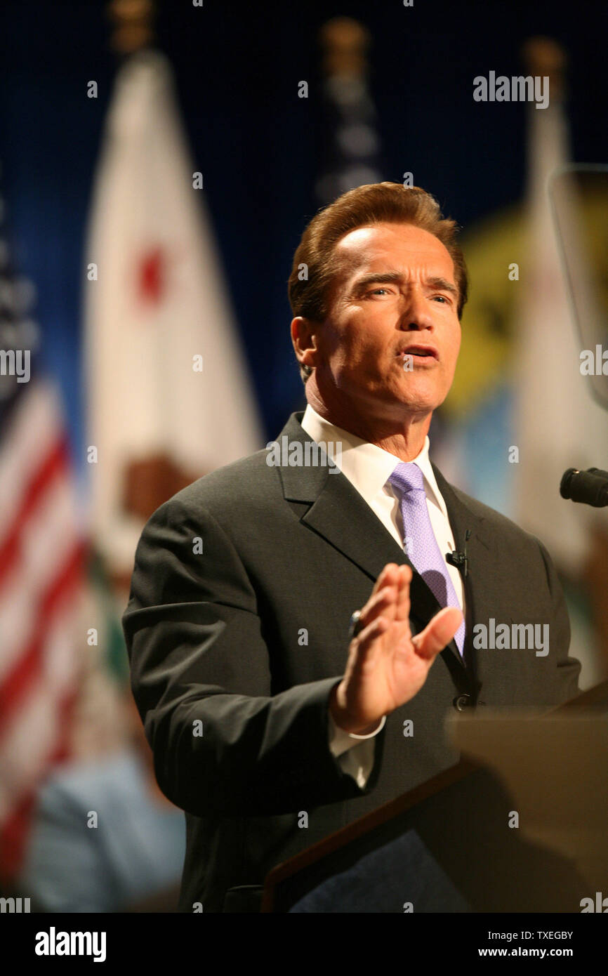 California Governor Arnold Schwarzenegger Gives Hi Res Stock