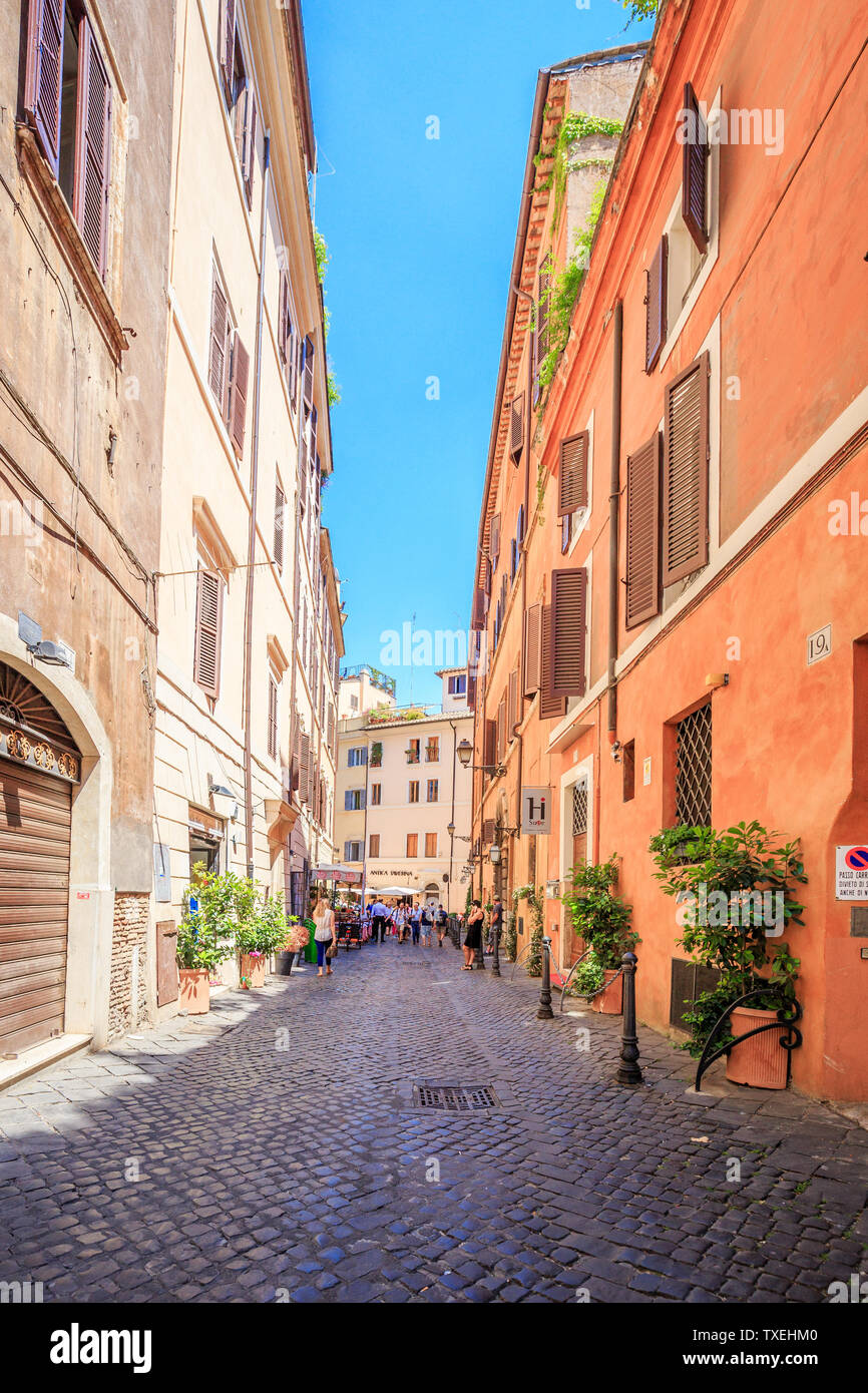 Roman vintage streets with colorful houses Stock Photo - Alamy