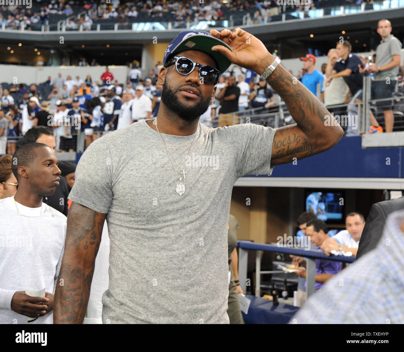 Lebron james dallas cowboys hi-res stock photography and images - Alamy