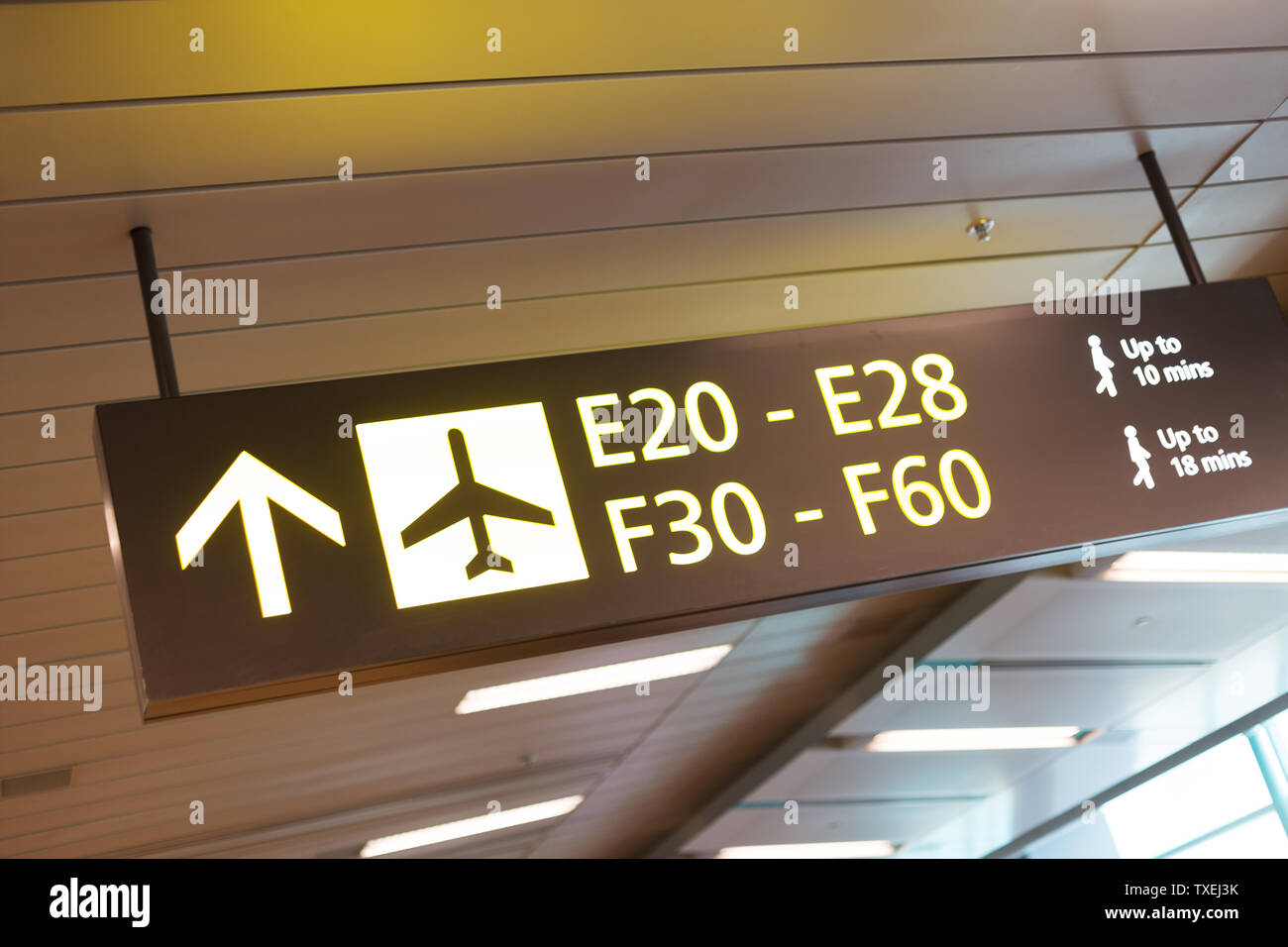 digitalscreen with flight information Stock Photo - Alamy