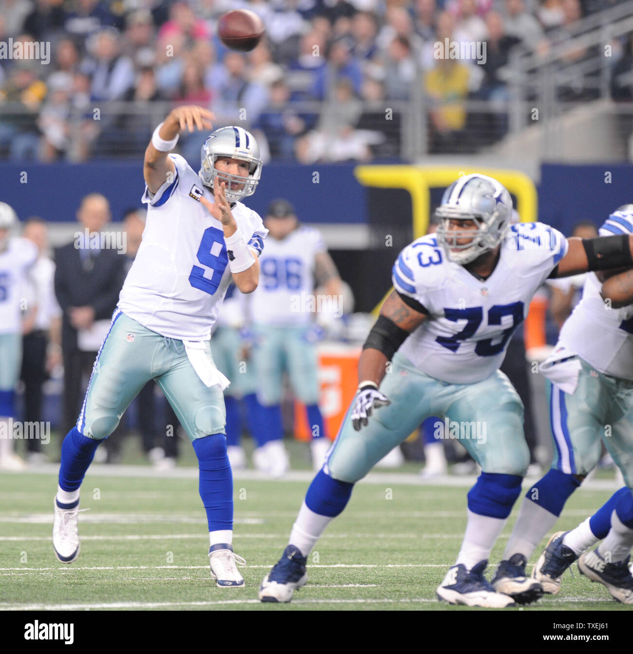 Dallas Cowboys Tony Romo throws against the Green Bay Packers during ...