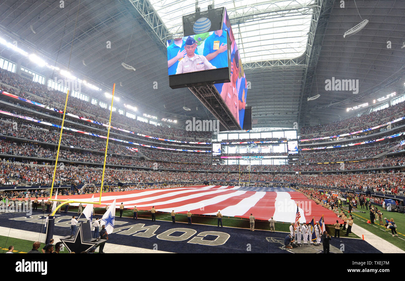 Dallas cowboys stadium flag hi-res stock photography and images - Alamy