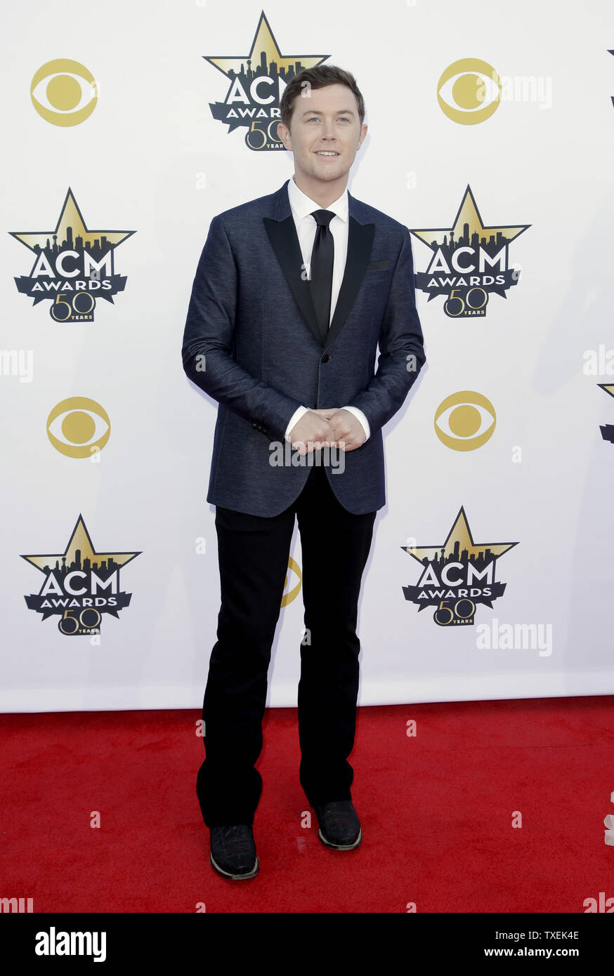 Singer Scotty McCreery arrives at the 50th annual Academy of Country ...