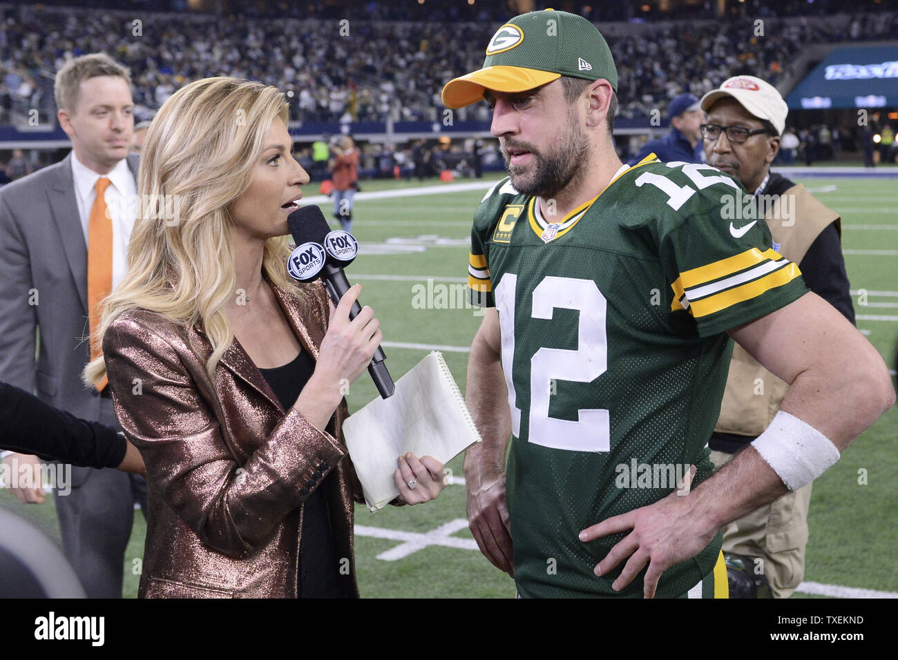 Erin andrews aaron rodgers hi-res stock photography and images - Alamy