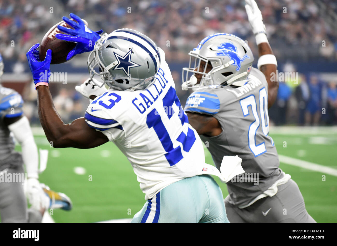 Dallas Cowboys Michael Gallup makes a catch in front of Detroit Lions ...
