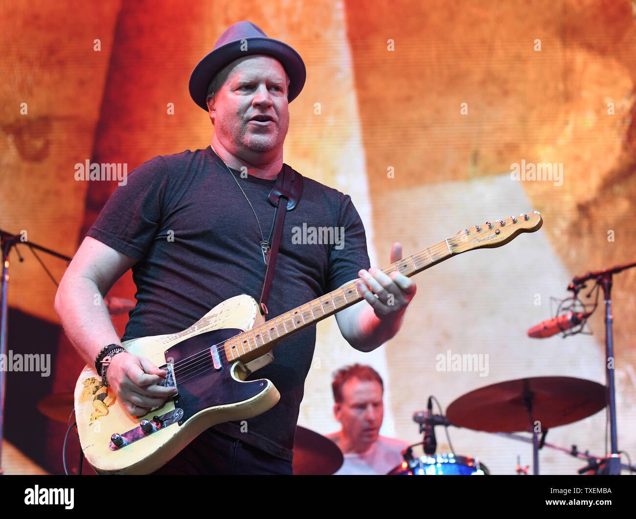 Counting crows photo hi-res stock photography and images - Alamy