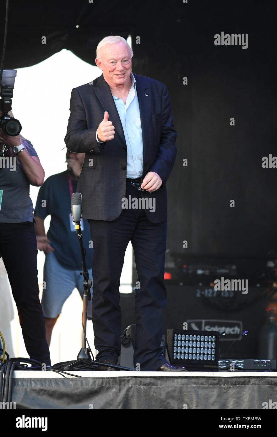 Dallas Cowboys owner Jerry Jones greets fans at the inaugural KAABOO ...