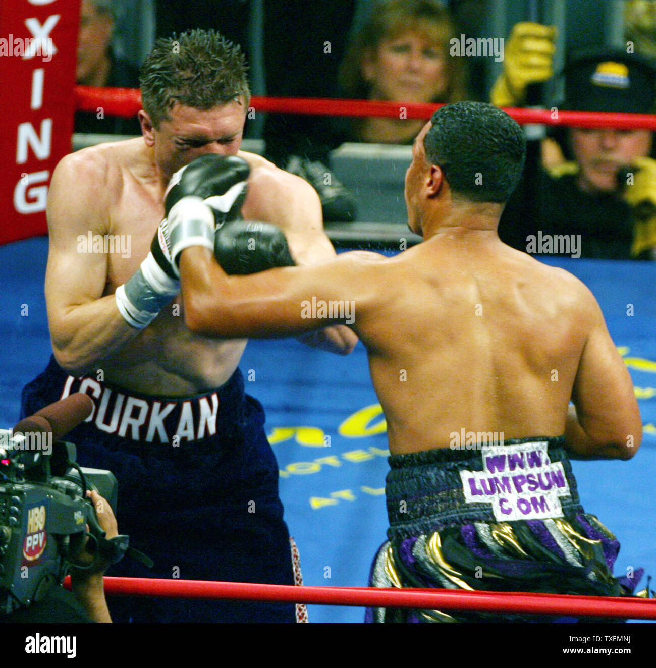 Hector Camacho,Jr. gets in a left hook to the head of Andrev Tsurkan ...