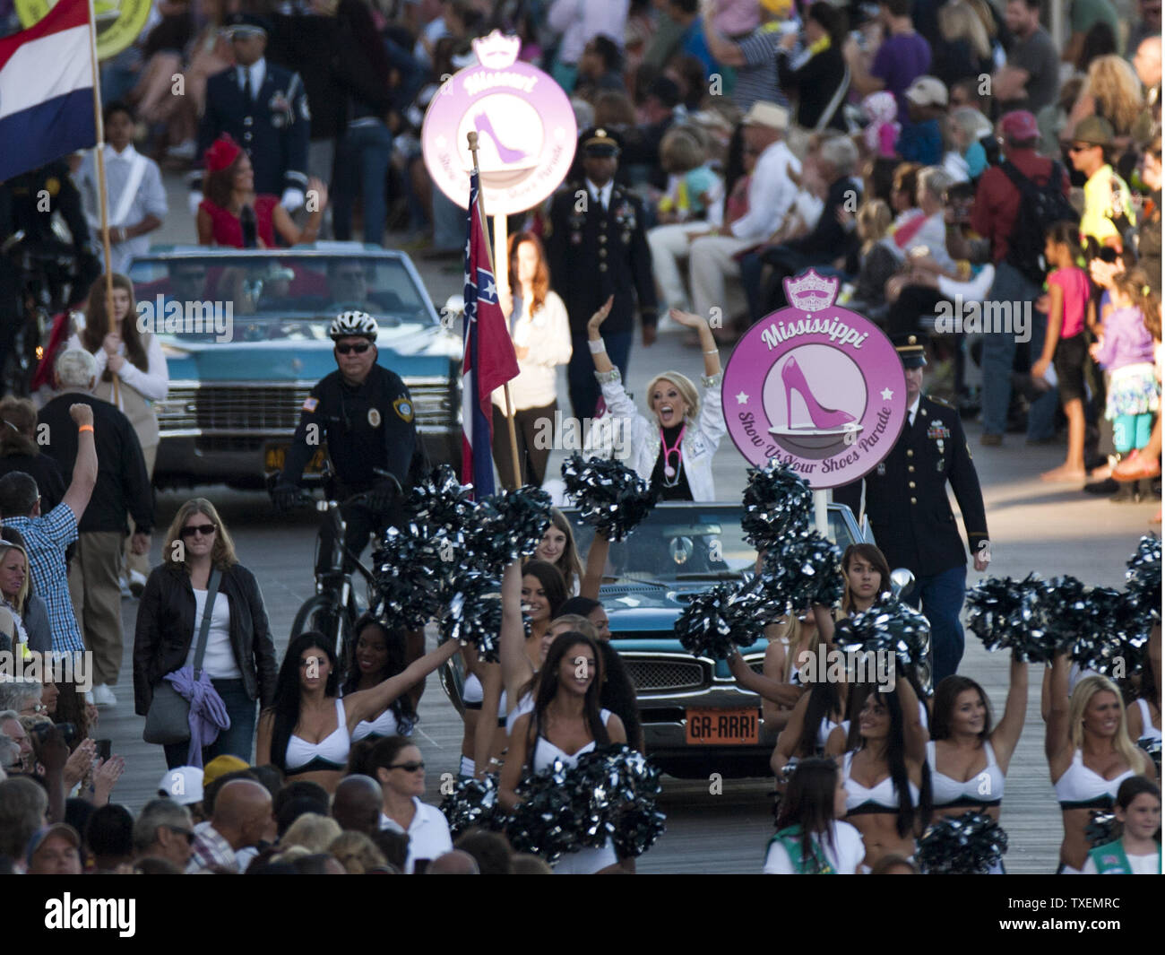 Boardwalk hall atlantic city show hi-res stock photography and images ...