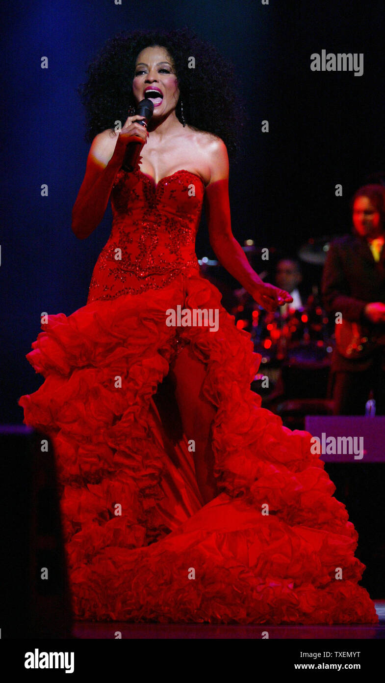 Diana Ross performs at Caesars in Atlantic City, New Jersey on November ...
