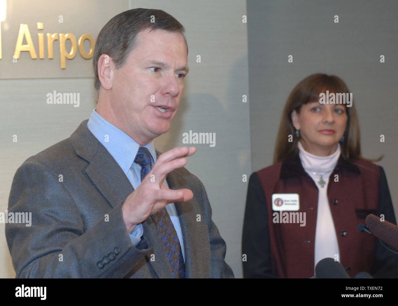 Dr. Roger Hudgins, chief of neurosurgery at Children's Healthcare of ...