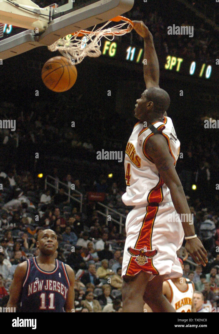 Atlanta hawks jersey hi-res stock photography and images - Alamy