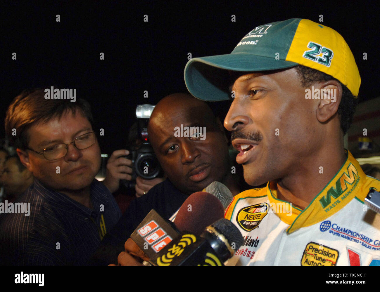 Bill lester nascar hi-res stock photography and images - Alamy