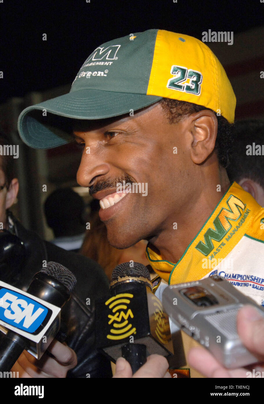 Bill lester nascar hi-res stock photography and images - Alamy