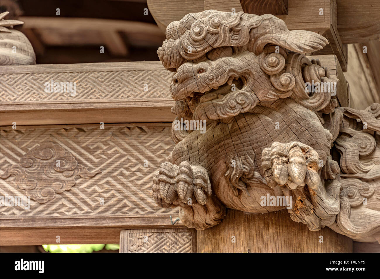 Architectural detail at the Karamon gate of Engaku-ji Temple, Kamakura ...