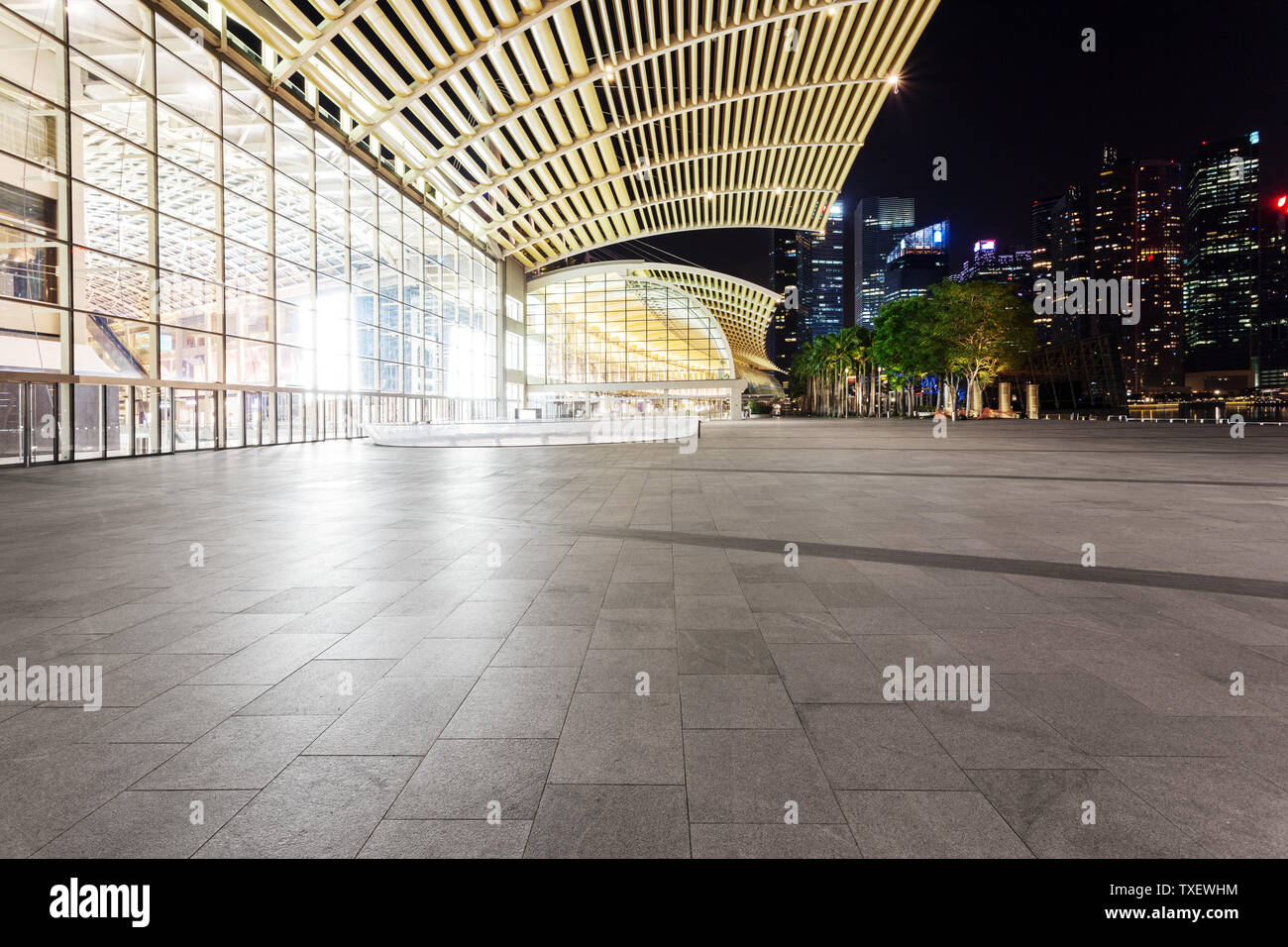 illuminated urban building exterior Stock Photo - Alamy