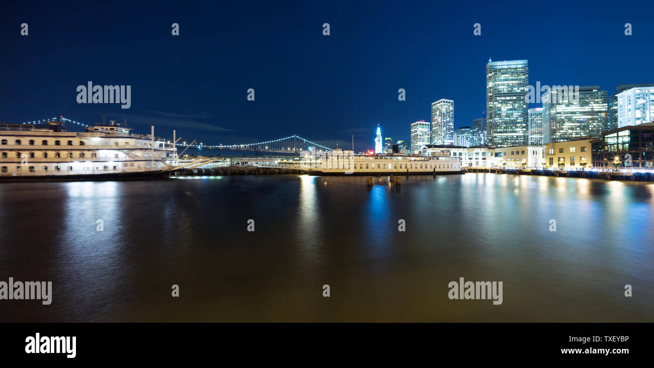 modern office buildings near water in san francisco Stock Photo - Alamy