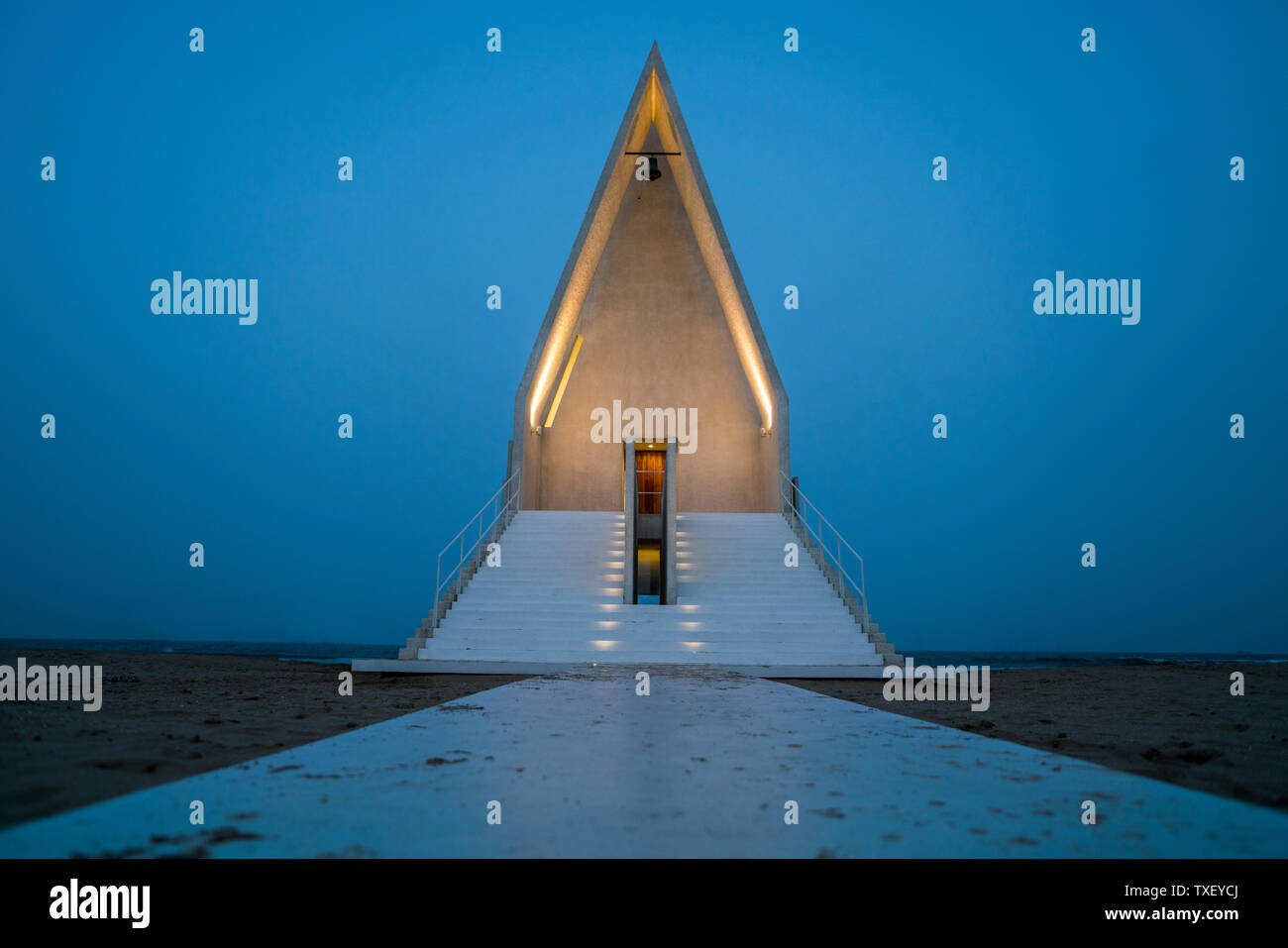 Coastal areas outdoor church hi-res stock photography and images - Alamy