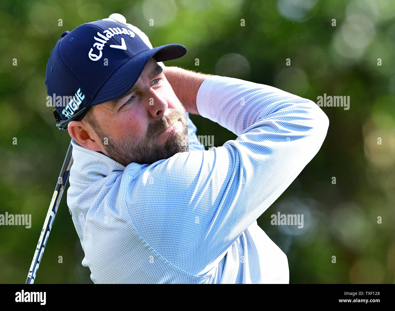 Marc Leishman watches his drive off the 2nd tee during the first round ...