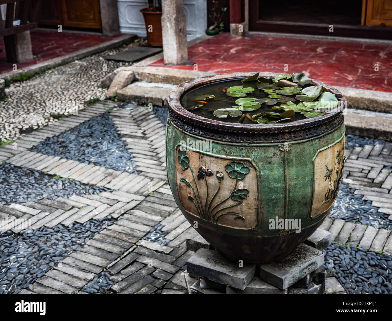 Tank museum family hi-res stock photography and images - Alamy