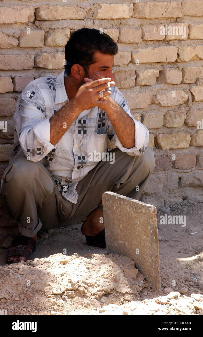 Fallujah cemetery hi-res stock photography and images - Alamy