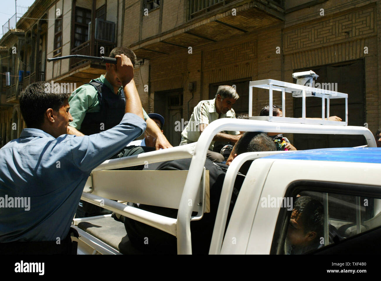 Iraqi Police SWAT teams and new Iraqi Ministry of Intelligence ...