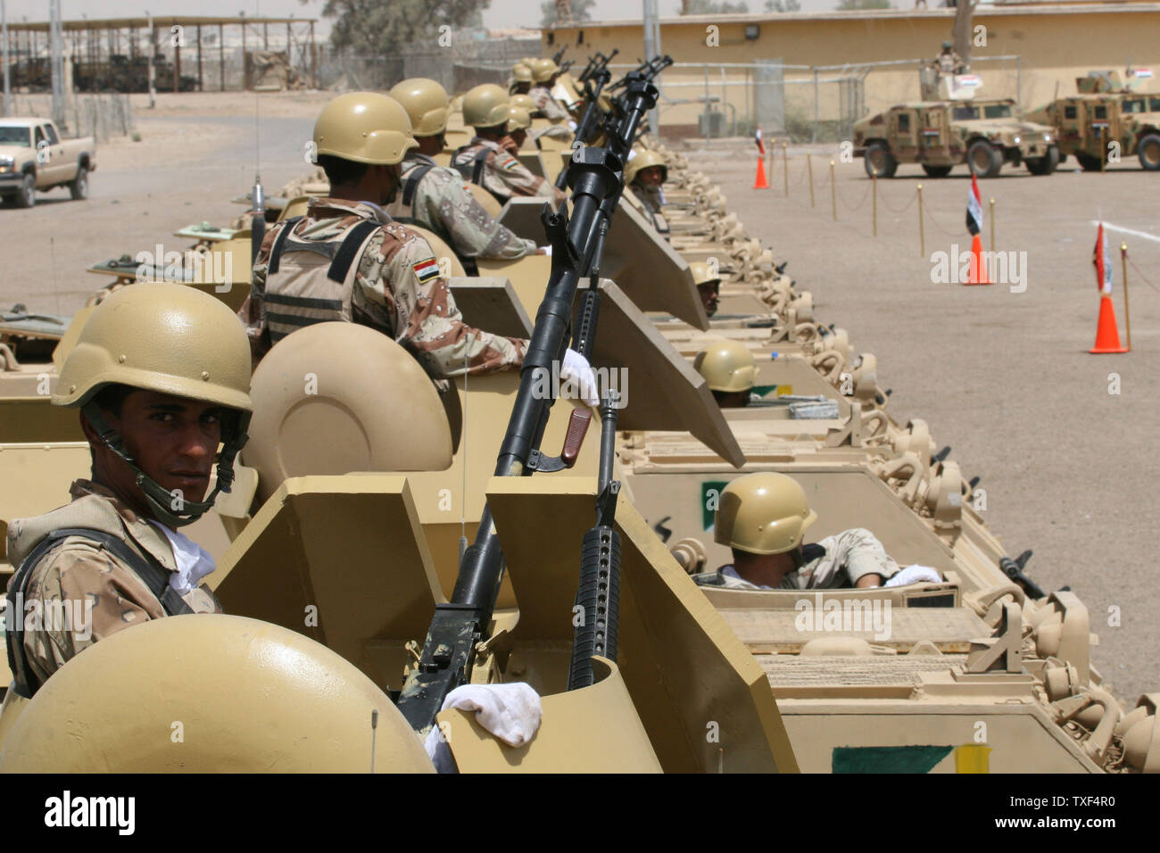 American military graduation ceremony hi-res stock photography and ...