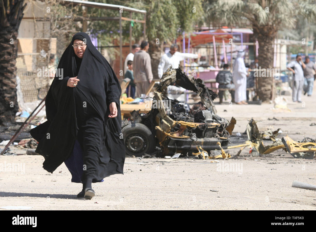 Crowd of iraqis hi-res stock photography and images - Alamy