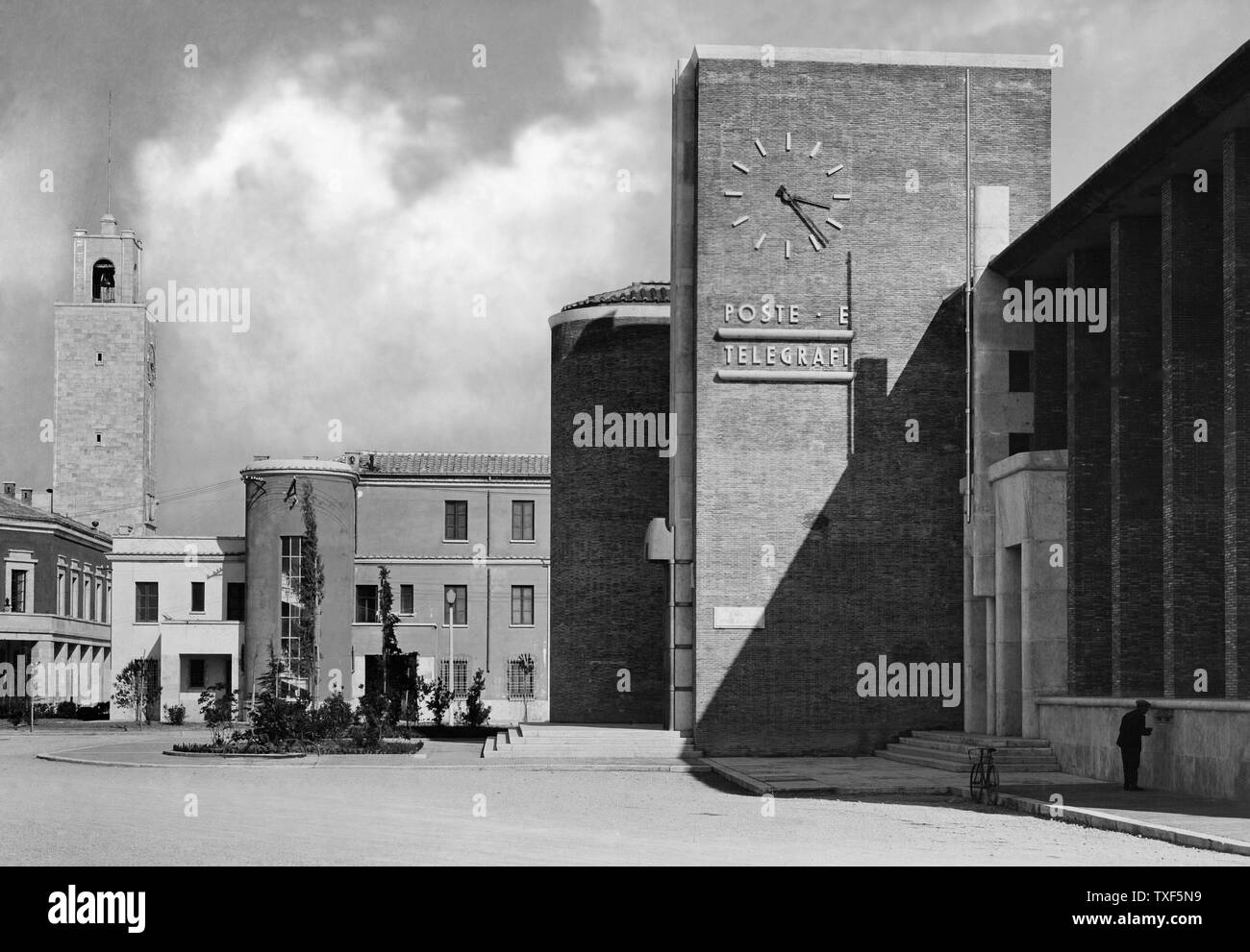 Fascist architecture italy Black and White Stock Photos & Images - Alamy