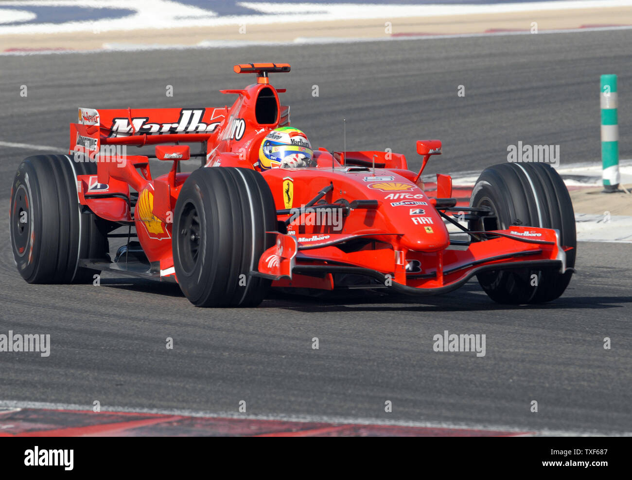 Mclarens lewis hamilton hi-res stock photography and images - Alamy