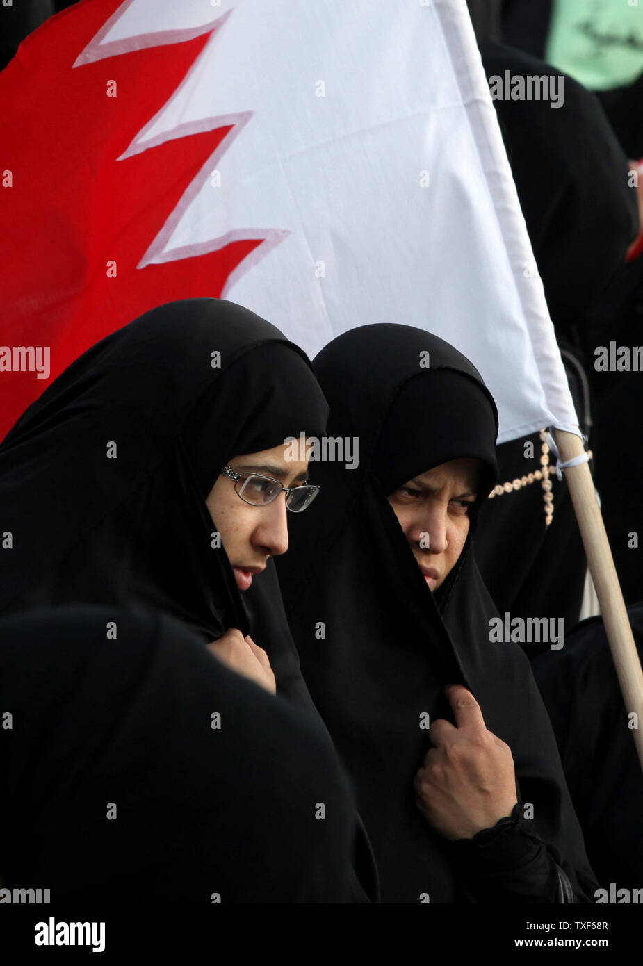 Bahraini flags hi-res stock photography and images - Alamy