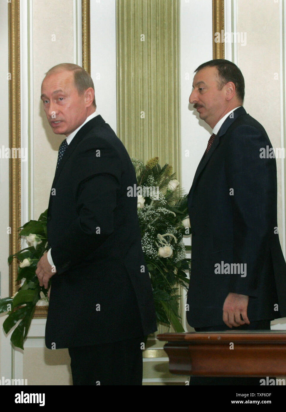 Vladimir putin rich hi-res stock photography and images - Alamy