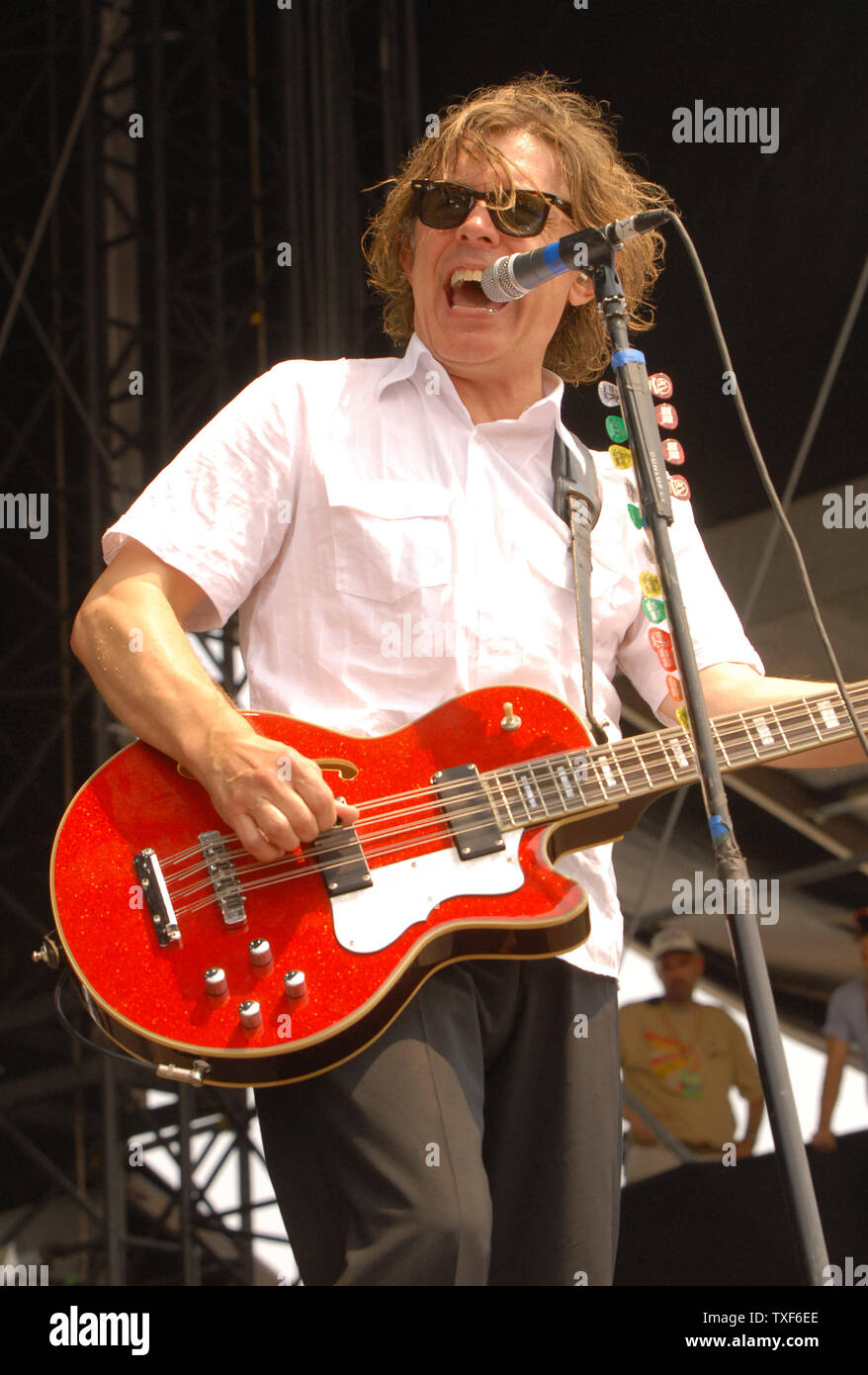 Tom petersson of cheap trick hi-res stock photography and images - Alamy