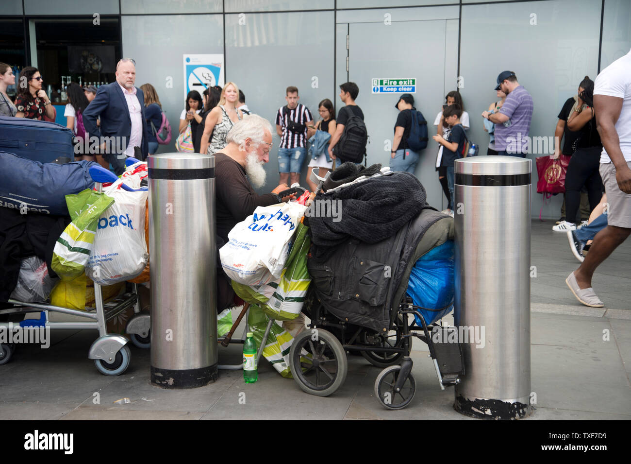 Homeless Trolley High Resolution Stock Photography and Images - Alamy