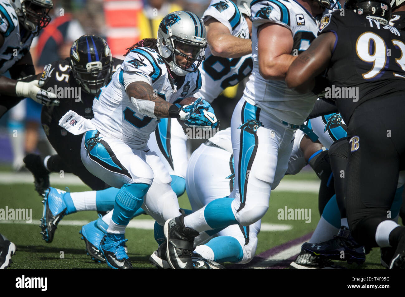 Carolina Panthers running back DeAngelo Williams tries to break through ...