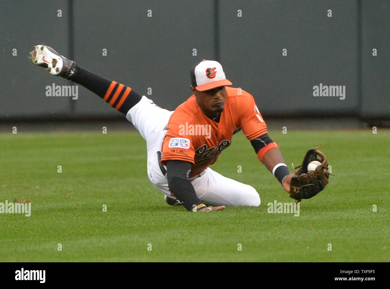 Adam Jones Orioles Catch