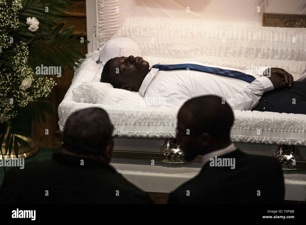 Mourners view the body of Freddie Gray at the New Shiloh Baptist Church ...