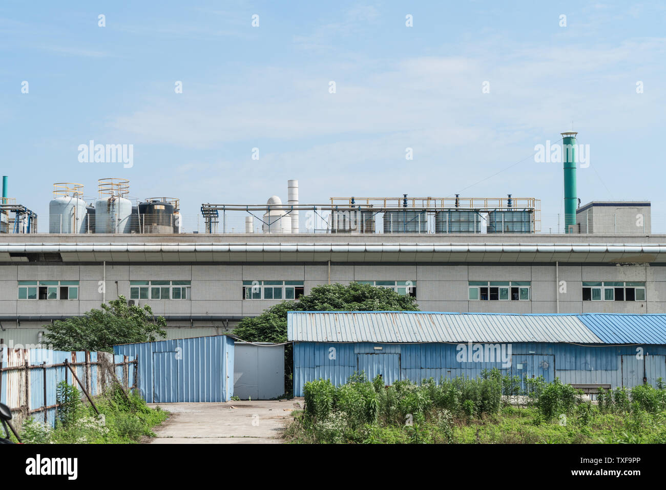 Factory exterior china hi-res stock photography and images - Alamy