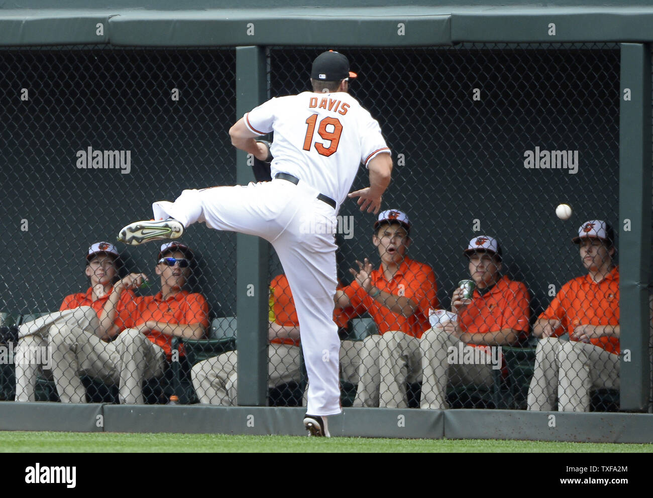 Baltimore Orioles right fielder Chris Davis can't field the double by ...