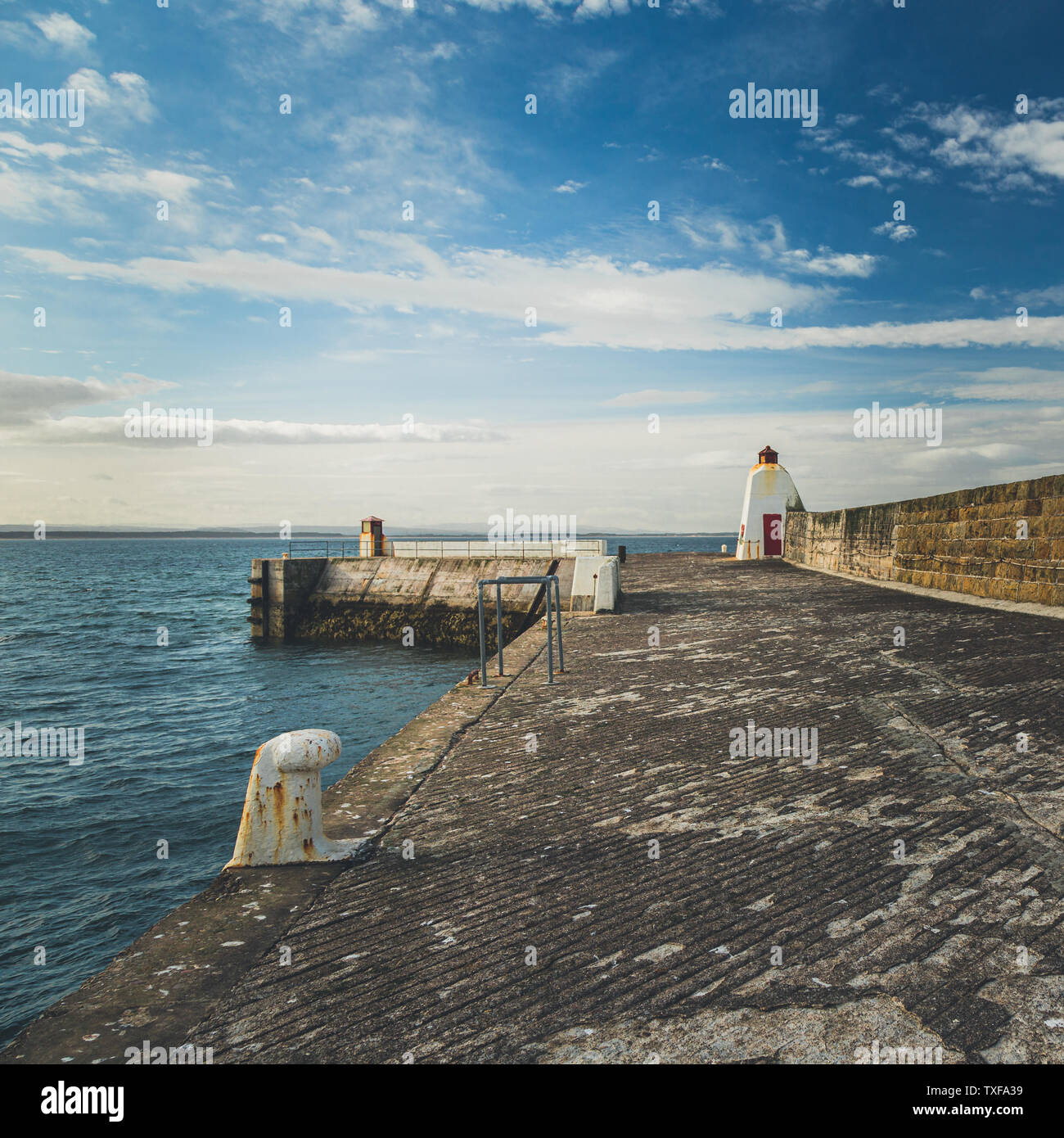 Scottish sea walls hi-res stock photography and images - Alamy
